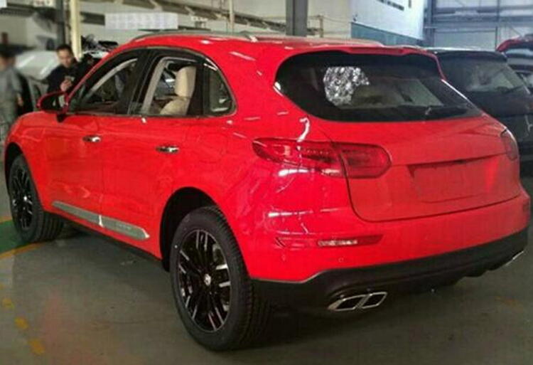Porsche Cayenne w starciu z Zotye SR9 w Szanghaju - Antyradio